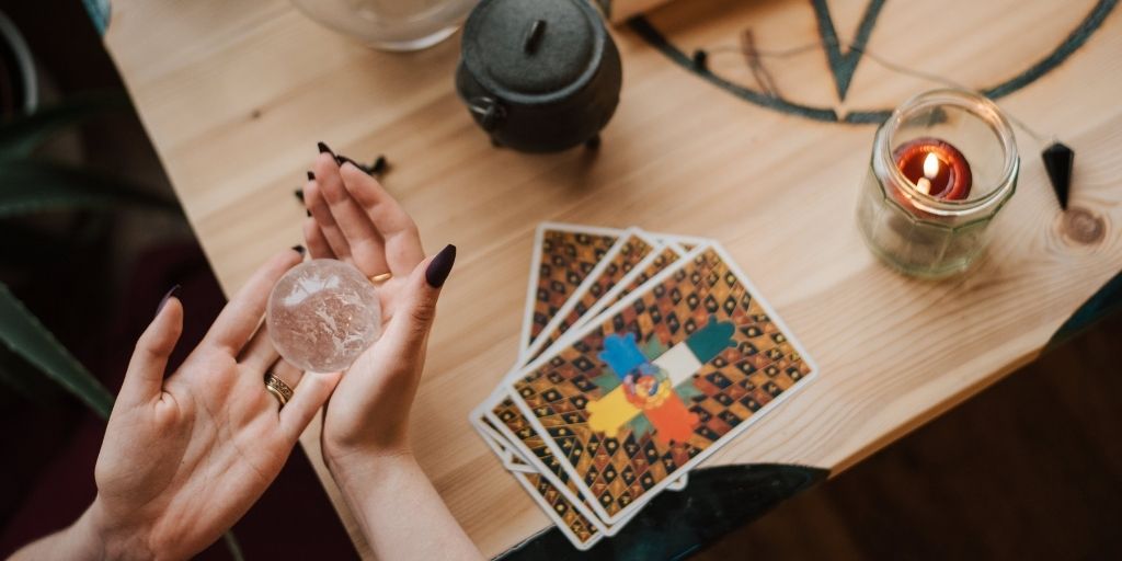7 Best Quartz Crystal Balls Meaning Benefits Uses You Should Know