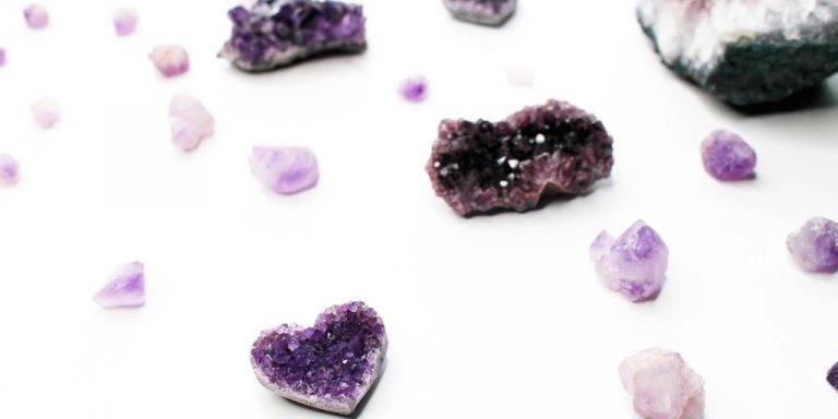 7 Best Crystals For Traveling You Must Carry For Protection and Good Omen