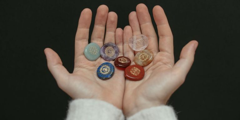 How to Customize Crystal Sets for Your Retail Customers?